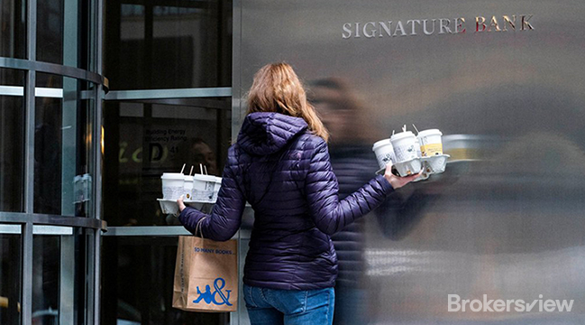 Anak perusahaan New York Community Bank mengakuisisi sebagian aset ...